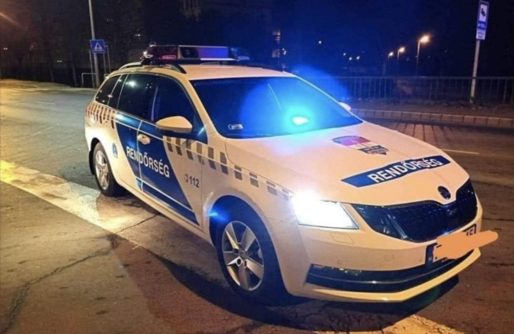 Kedves ismerősök aki karácsony alkalmával fényekkel dekorálja az ...